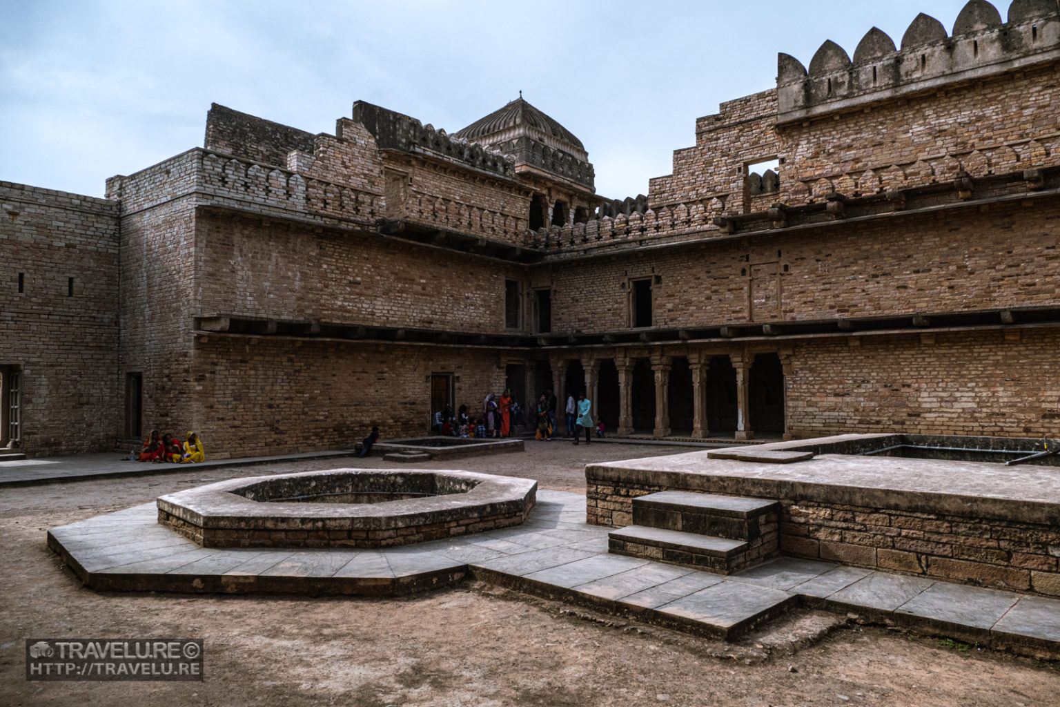 Chanderi - A Town of Dichotomies - Travel with Travelure