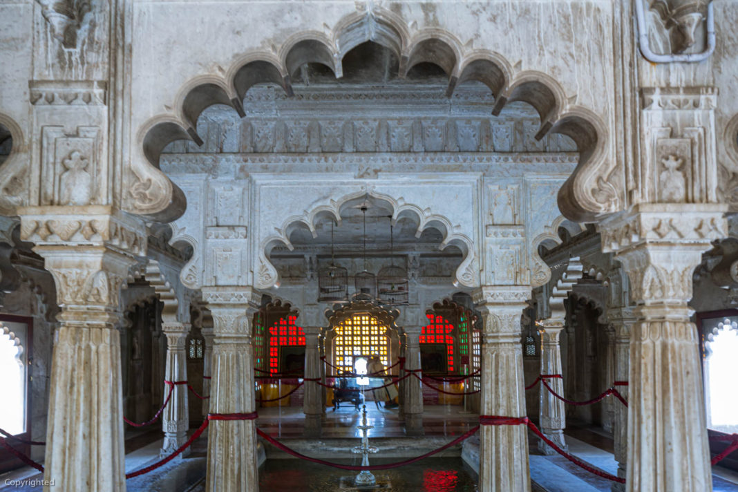 Udaipur City Palace - The Largest Palace in Rajasthan - Travelure